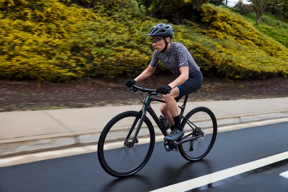 2024 Giant FastRoad AR Advanced 1 – Specs, Comparisons, Reviews – 99 Spokes