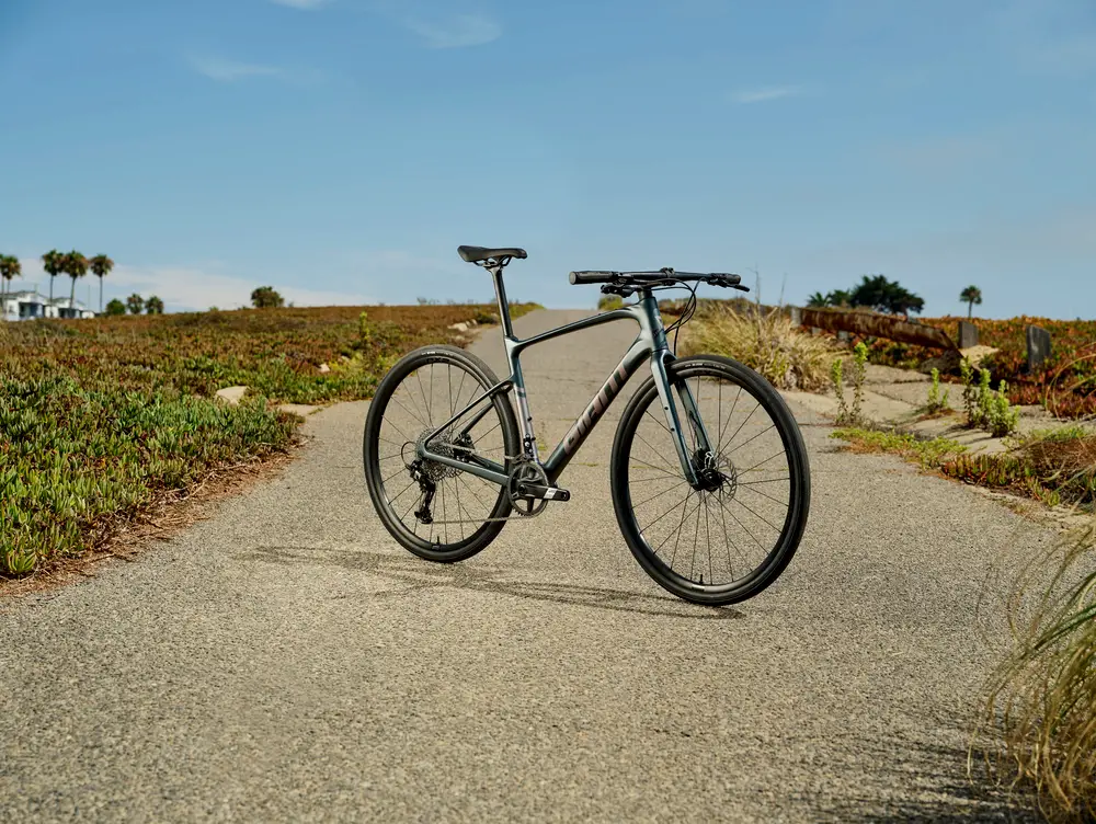 2025 Giant FastRoad AR Advanced 1 – Specs, Comparisons, Reviews – 99 Spokes