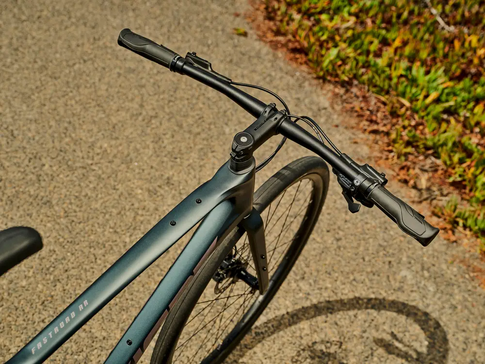 2025 Giant FastRoad AR Advanced 1 – Specs, Comparisons, Reviews – 99 Spokes