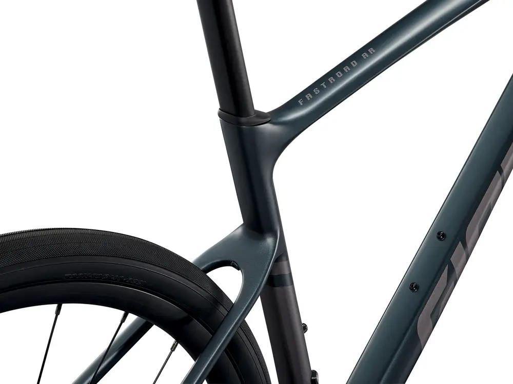 2025 Giant FastRoad AR Advanced 1 – Specs, Comparisons, Reviews – 99 Spokes