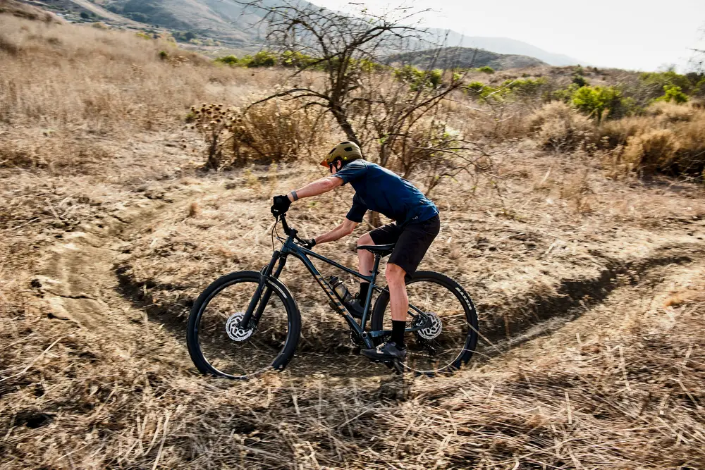 2025 Giant Fathom 29 – Specs, Comparisons, Reviews – 99 Spokes