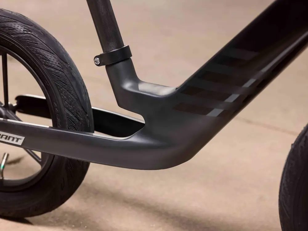 2025 Giant Pre rCarbon – Specs, Comparisons, Reviews – 99 Spokes