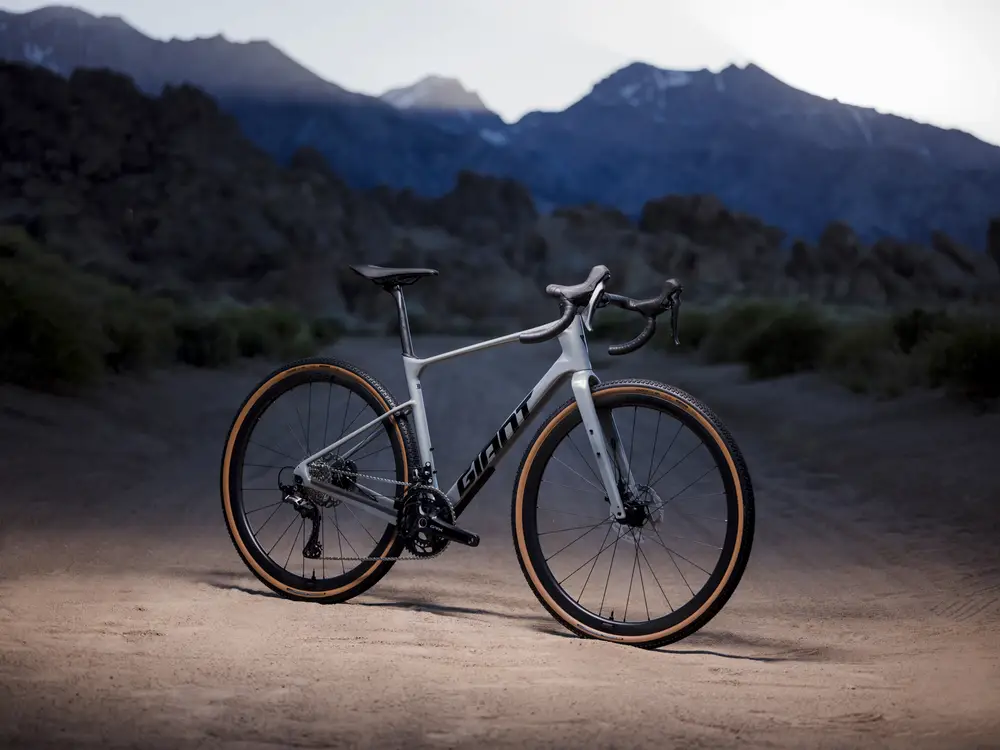 2025 Giant Revolt Advanced 0 – Specs, Comparisons, Reviews – 99 Spokes