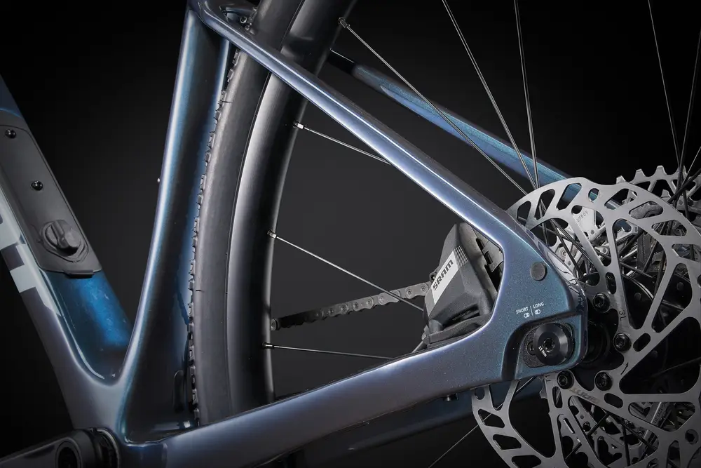 2025 Giant Revolt Advanced 1 – Specs, Comparisons, Reviews – 99 Spokes