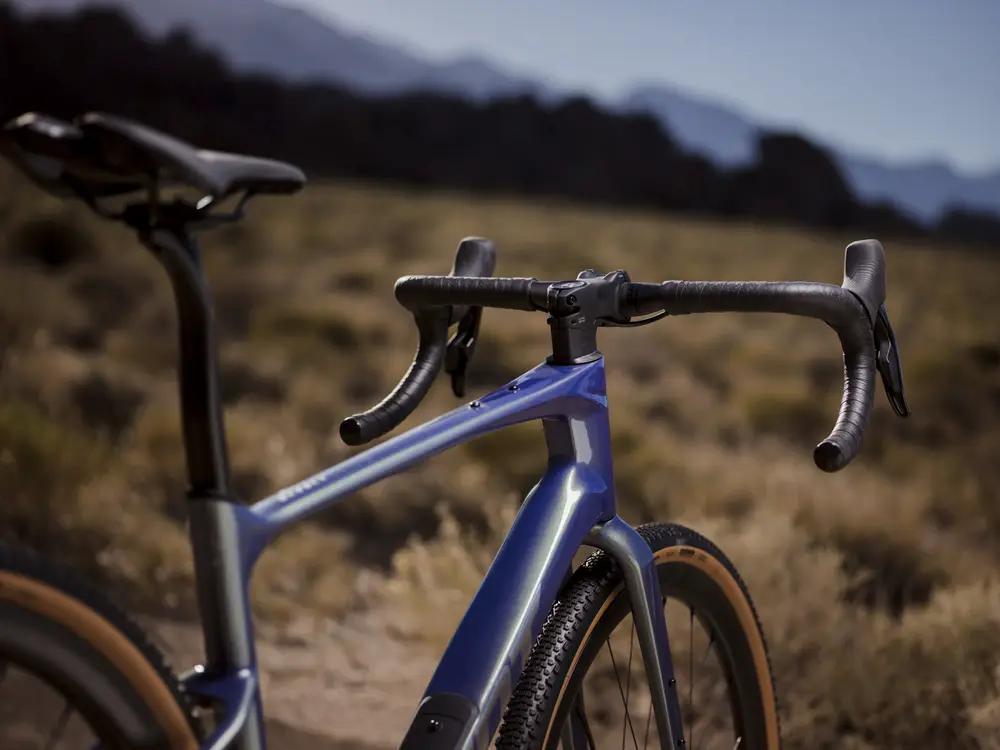 2025 Giant Revolt Advanced Pro 0 – Specs, Comparisons, Reviews – 99 Spokes