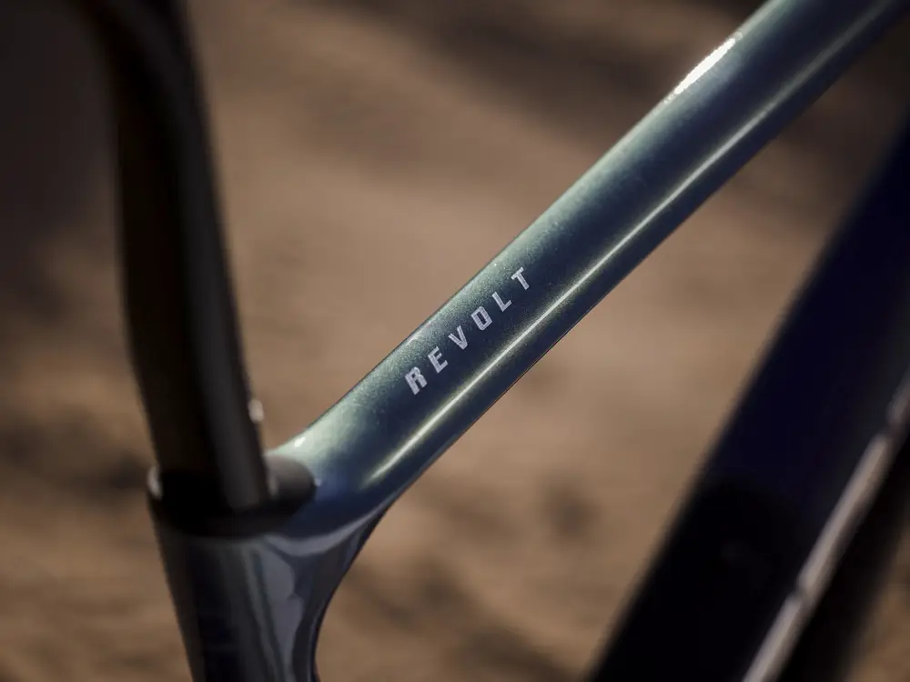 2025 Giant Revolt Advanced Pro 0 – Specs, Comparisons, Reviews – 99 Spokes