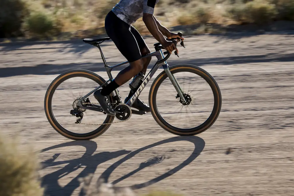 2025 Giant Revolt Advanced Pro 0 – Specs, Comparisons, Reviews – 99 Spokes