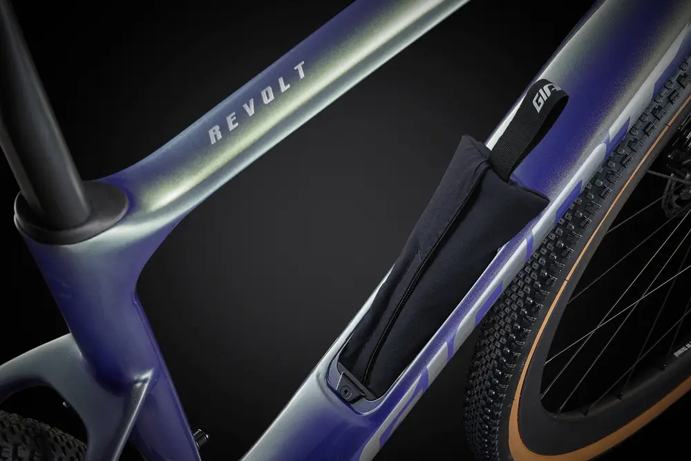 2025 Giant Revolt Advanced Pro 0 – Specs, Comparisons, Reviews – 99 Spokes