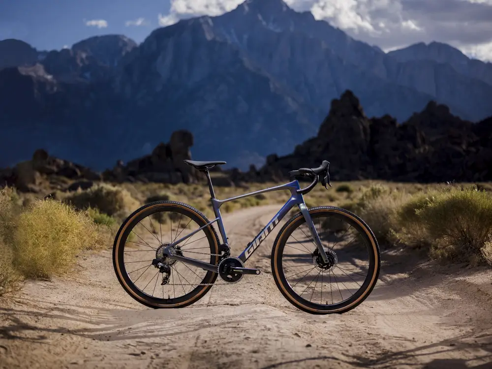 2025 Giant Revolt Advanced Pro 0 – Specs, Comparisons, Reviews – 99 Spokes