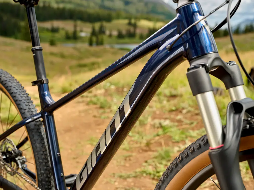 2025 Giant Talon 0 – Specs, Comparisons, Reviews – 99 Spokes