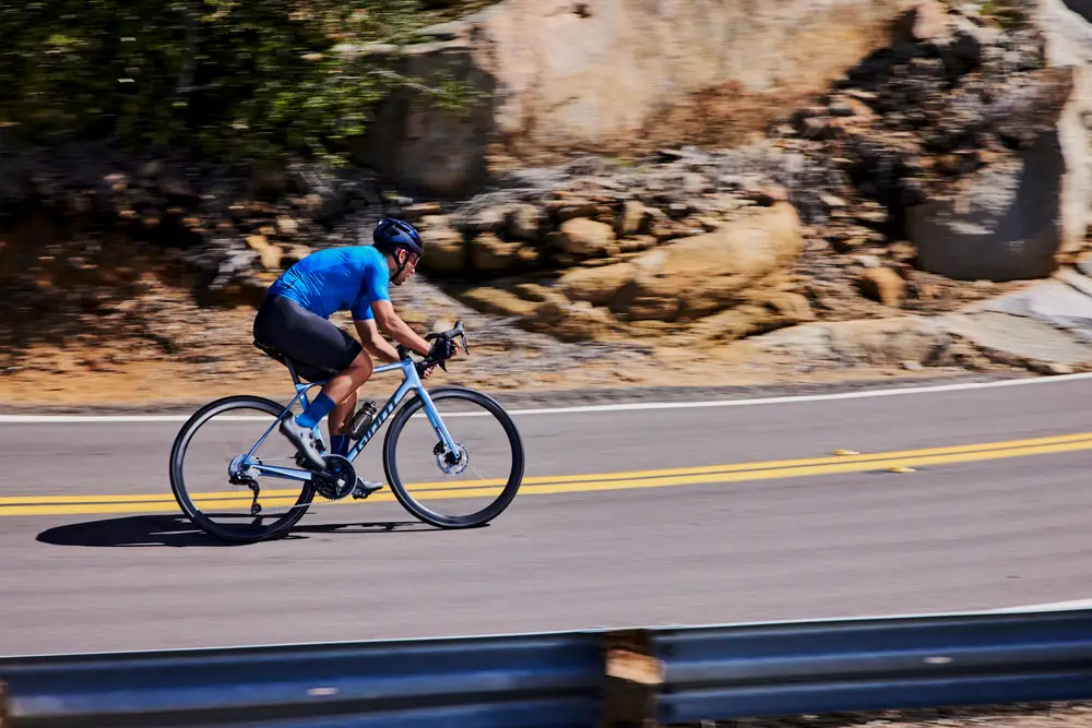 2025 Giant TCR Advanced 0 PC – Specs, Comparisons, Reviews – 99 Spokes