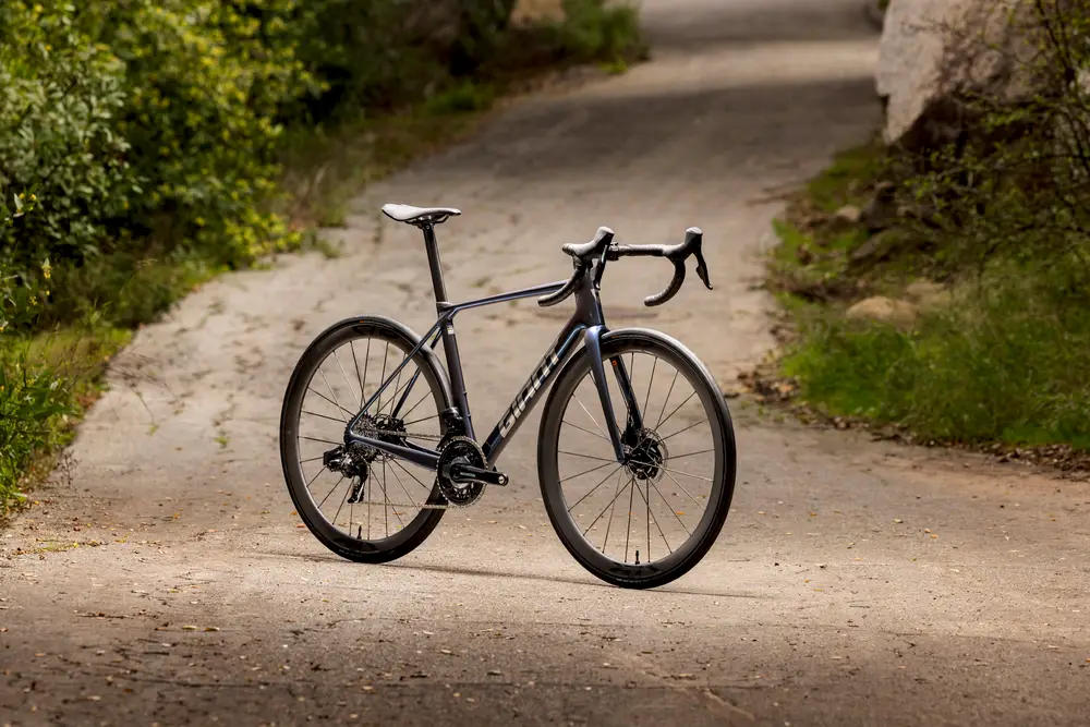 2025 Giant TCR Advanced Pro 0 AXS – Specs, Comparisons, Reviews – 99 Spokes