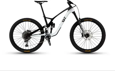 Compare: 2023 YT Industries Capra CORE 3 MX vs 2024 GT Force Carbon Pro ...