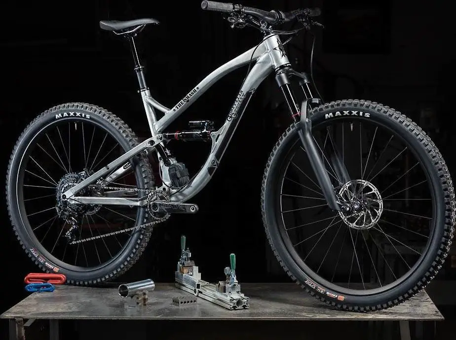 2018 Guerrilla Gravity The Smash Race – Specs, Comparisons, Reviews ...