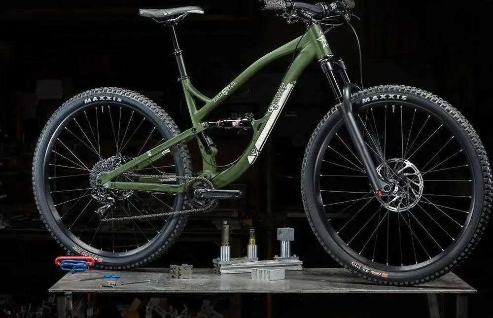 2018 Guerrilla Gravity Trail Pistol Race – Specs, Comparisons, Reviews ...