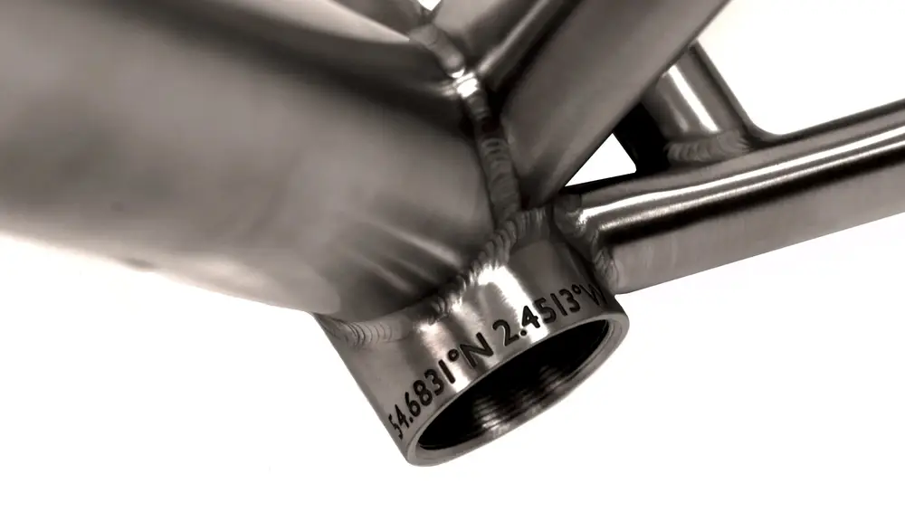 2025 Holdsworth Helm Shimano Ultegra Di2 Titanium – Specs, Comparisons ...