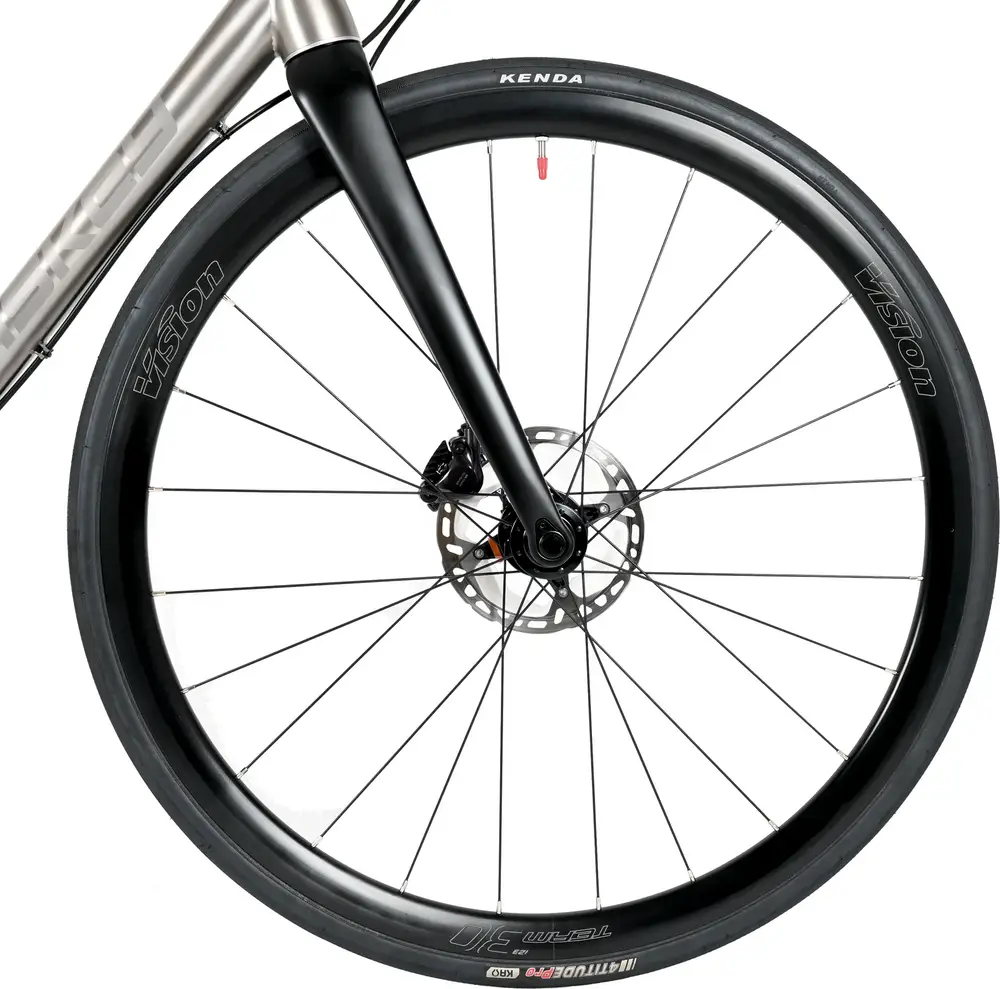 2024 Lynskey R300, Shimano 105 2x12 mechanical – Specs, Comparisons ...
