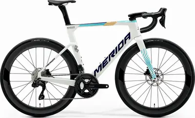 Compare: 2026 Canyon Ultimate CF 7 Di2 AERO vs 2025 Giant Propel Advanced 1 vs Merida REACTO ...