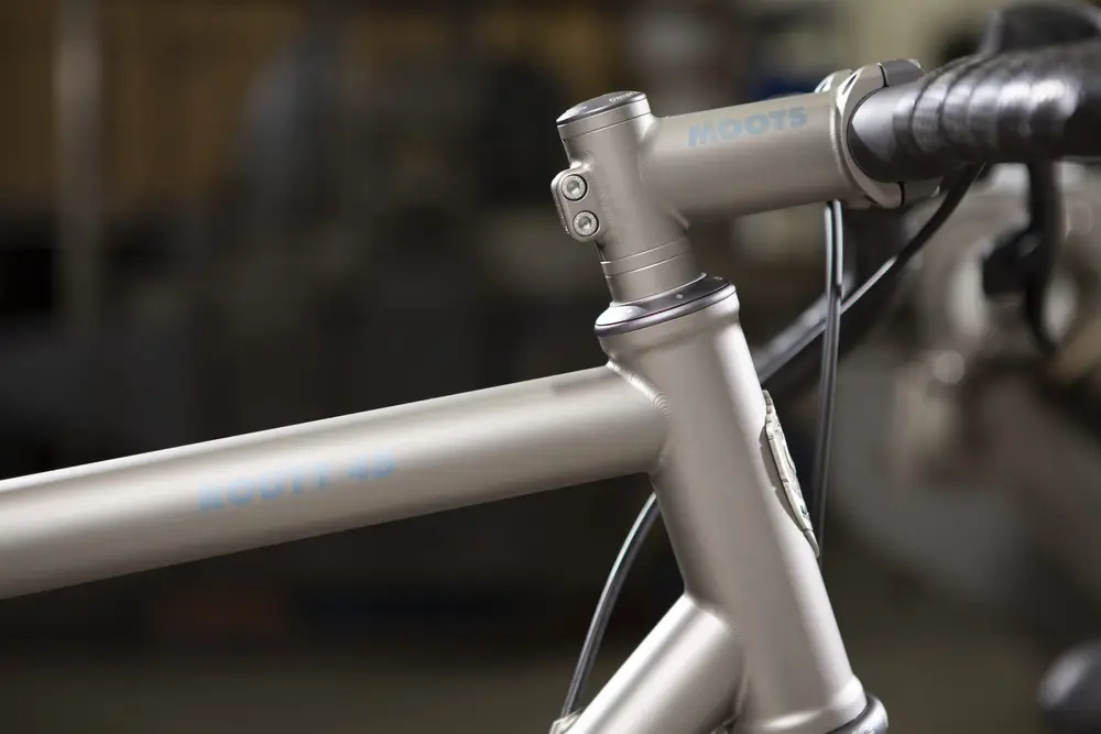 2021 Moots Routt 45 SHIMANO GRX MECHANICAL – Specs, Comparisons ...