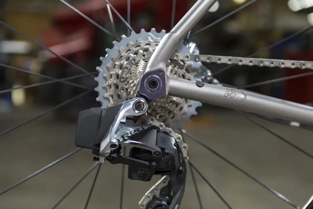 2022 Moots Vamoots Disc RSL SHIMANO ULTEGRA Di2 $11,689 – Specs ...