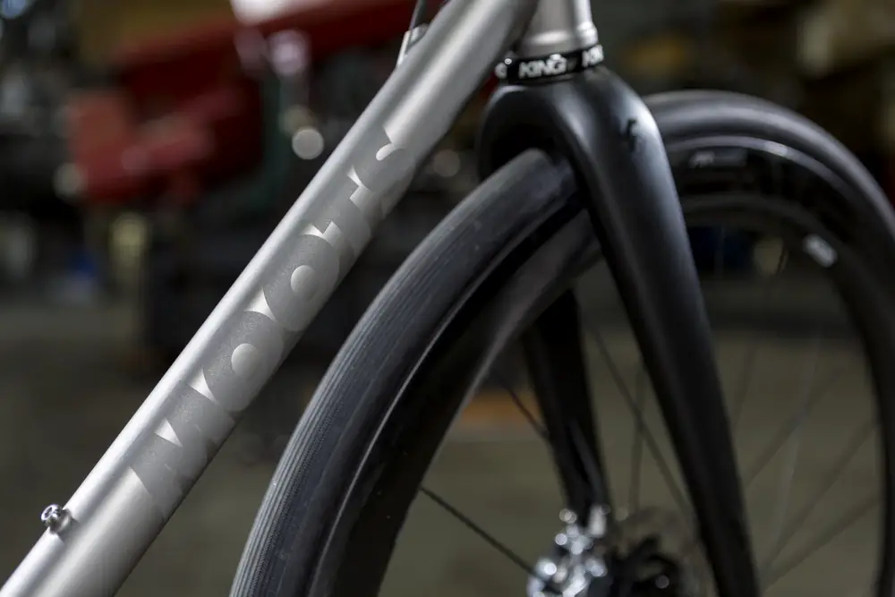 2023 Moots Vamoots Disc RSL SRAM FORCE AXS – Specs, Comparisons ...