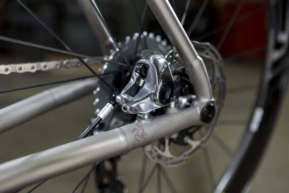 2023 Moots Vamoots Disc RSL SRAM RED AXS – Specs, Comparisons, Reviews ...