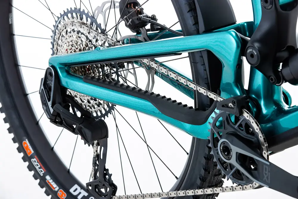 2023 Nukeproof Giga 297 Carbon Factory (Sram) – Specs, Comparisons, Reviews – 99 Spokes