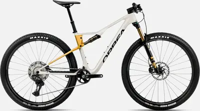 Compare: 2025 Orbea OIZ M10 vs 2026 Specialized Epic 8 Comp vs Epic 8 ...