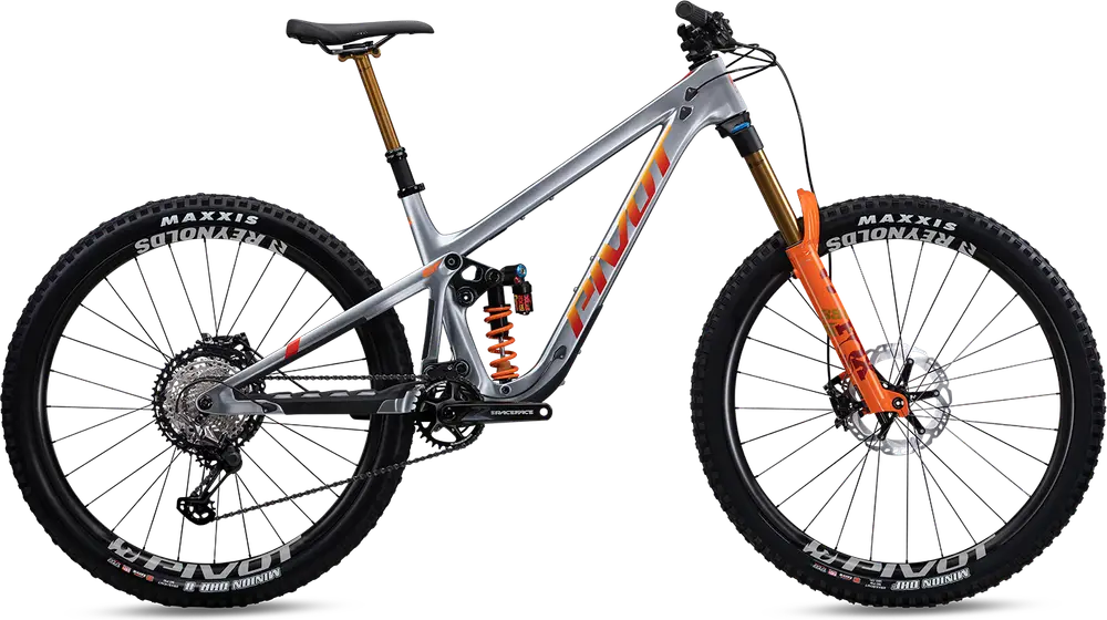 2023 Pivot FIREBIRD Pro XT/XTR w/ Carbon Wheels – Specs, Comparisons ...