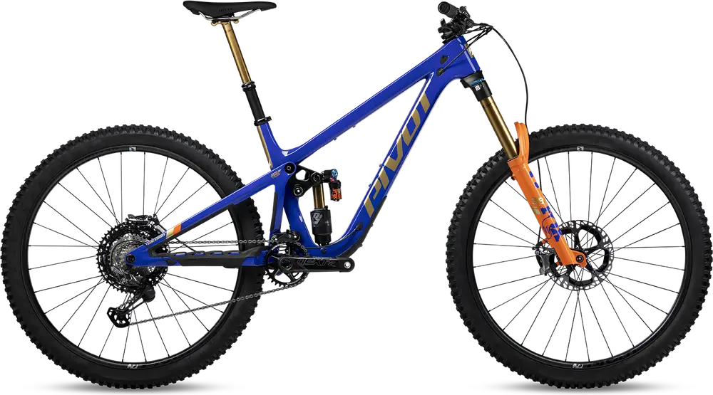 2023 Pivot FIREBIRD Team XTR w/ Carbon Wheels – Specs, Comparisons ...