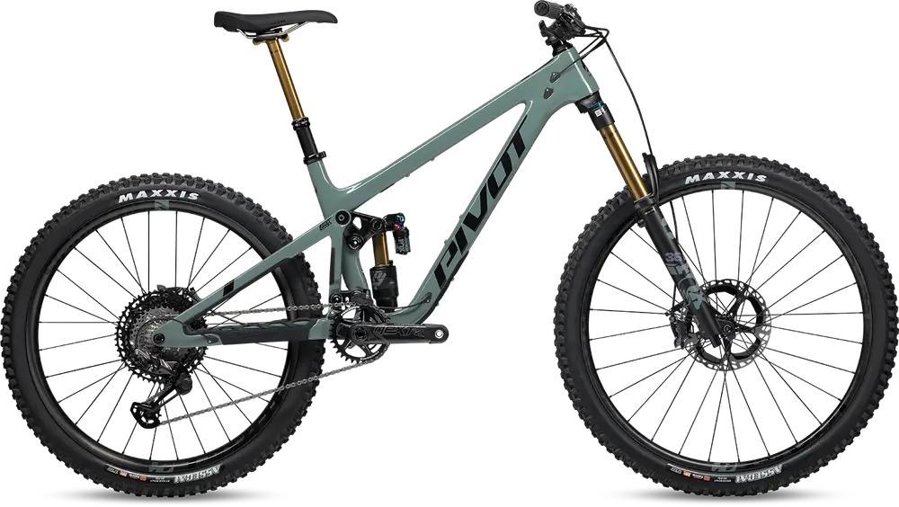 2023 Pivot MACH 6 Team XTR w/ Carbon Wheels – Specs, Comparisons ...
