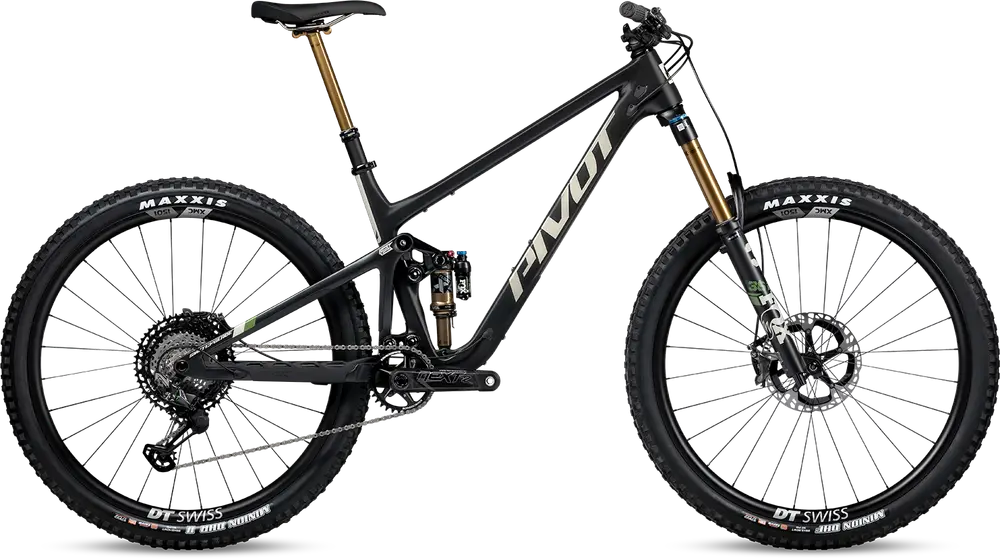 2024 Pivot SWITCHBLADE Team XTR w/ Carbon Wheels – Specs, Comparisons ...