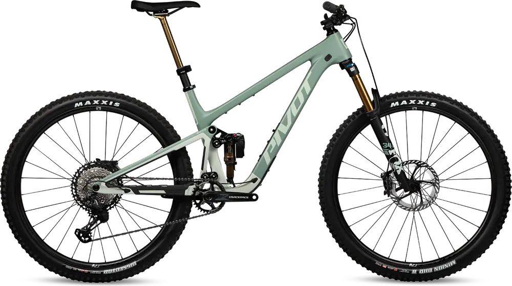 2025 Pivot Trailcat SL Pro XT/XTR w/ Carbon Wheels – Specs, Comparisons ...