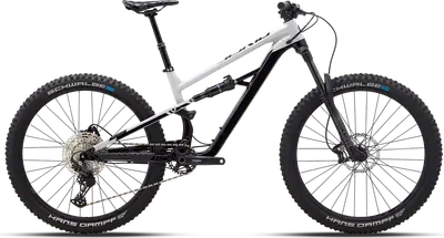 Compare: 2024 Polygon SISKIU T7 vs 2025 COLLOSUS N7 – 99 Spokes