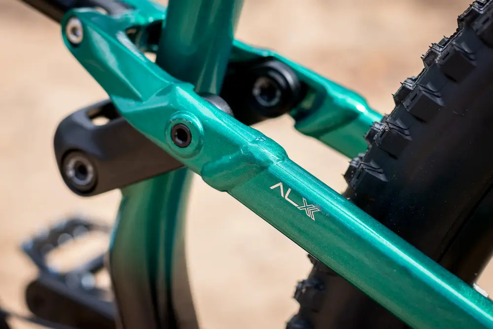 2025 Polygon Siskiu T6 – Specs, Comparisons, Reviews – 99 Spokes