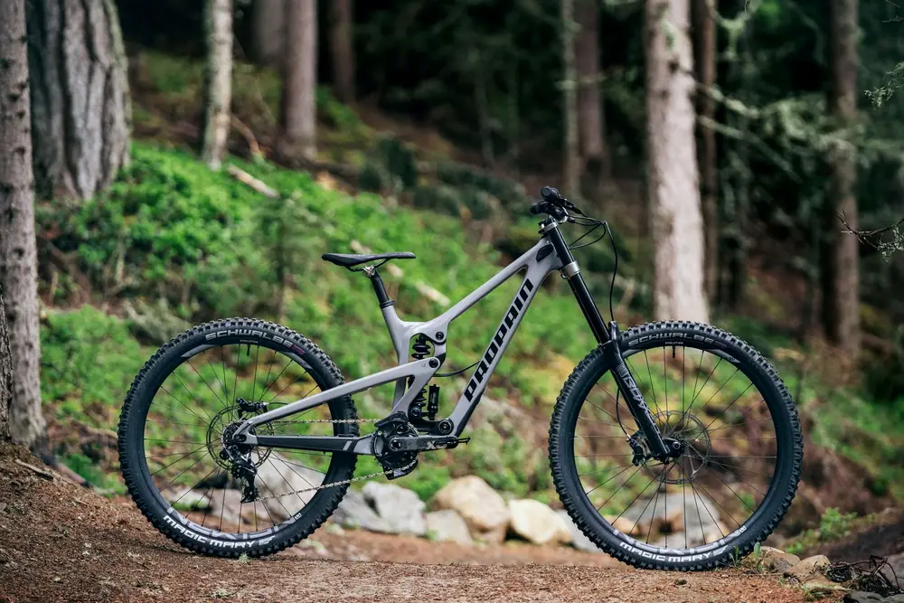 2023 Propain RAGE 3 CF Mix Start – Specs, Comparisons, Reviews – 99 Spokes