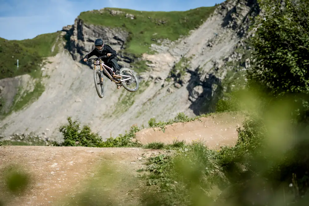 2024 Propain Spindrift 5 AL Park Swedish Gold – Specs, Comparisons ...