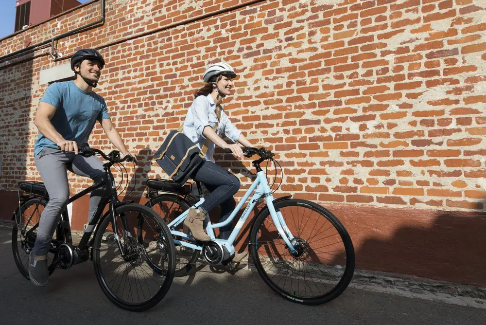 2017 Raleigh Detour iE Diamond Frame (2017) – Specs, Comparisons ...