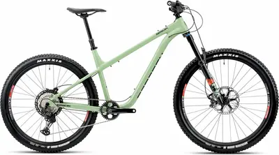 Compare: 2023 Saracen Mantra Elite LSL vs Mantra Race LSL – 99 Spokes