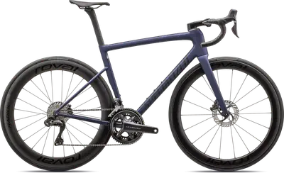 Compare: 2024 Cervélo Soloist Ultegra Di2 vs Specialized Tarmac SL8 Expert vs Tarmac SL8 Pro ...