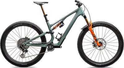 Compare: 2025 Specialized Epic 8 EVO Expert vs Epic 8 Pro vs S-Works Stumpjumper 15 LTD – 99 Spokes