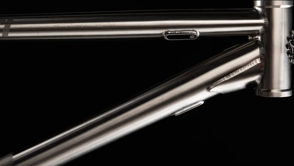 2024 Stanton Switch9er Titanium – Specs, Comparisons, Reviews – 99 Spokes