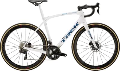 Compare: 2020 Trek Domane SLR 9 vs Émonda SLR 9 Disc vs Madone SLR 9 ...