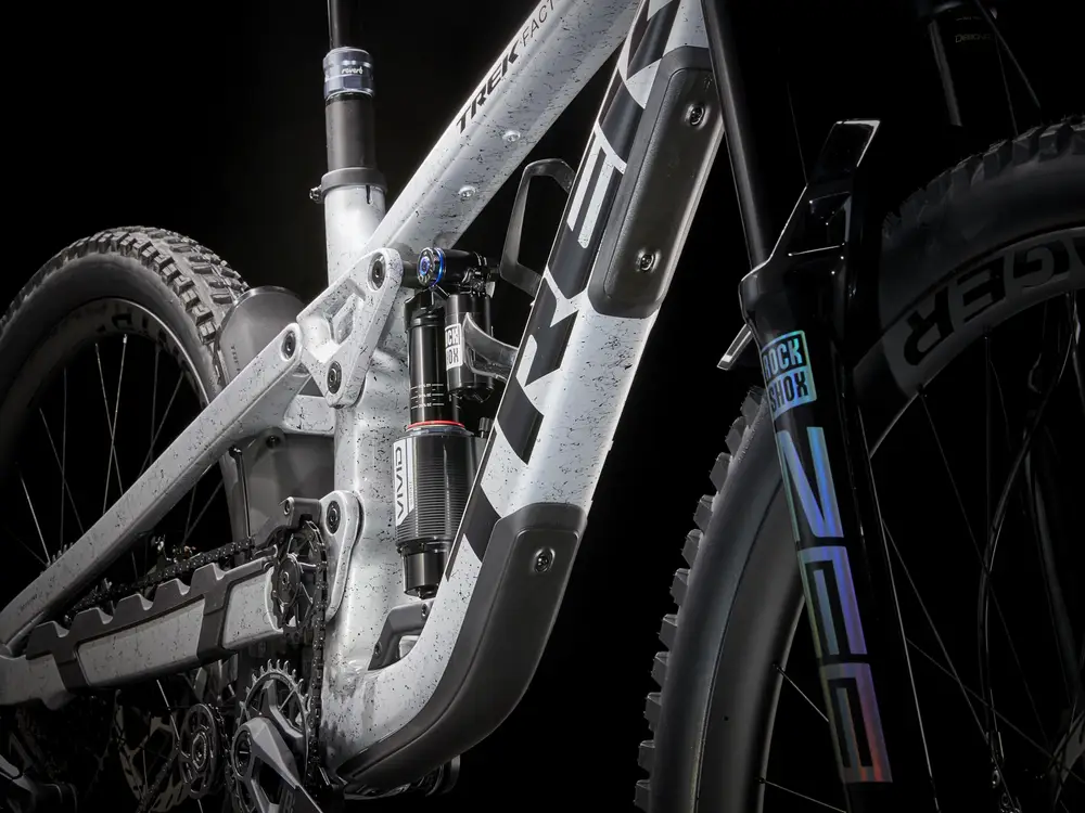 2024 Trek Slash 9.9 X0 AXS T-Type Gen 6 – Specs, Comparisons, Reviews ...