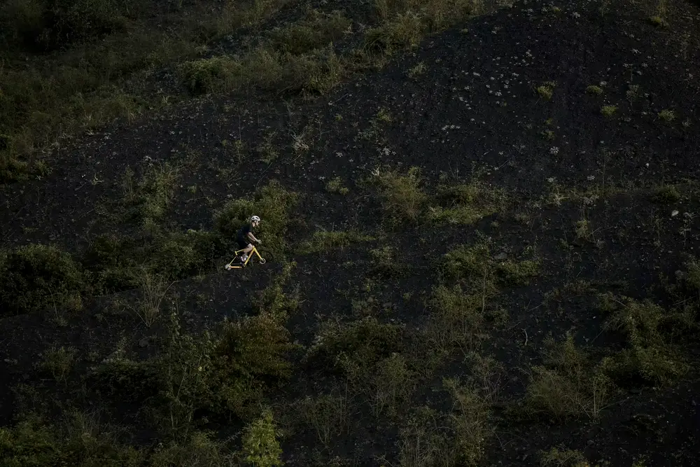 2025 Van Rysel Allroad SRAM APEX AXS 1x12V endurance road bike, NCR CF-Yellow – Specs ...